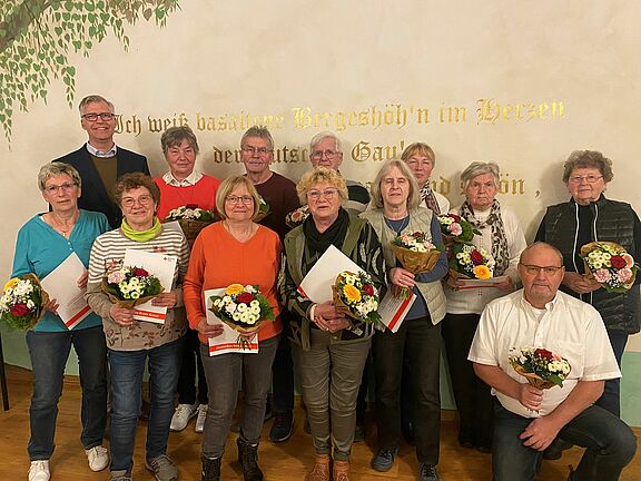 Wahlen und Ehrungen in der DRK Ortgemeinschaft Klings - Deutsches Rotes ...